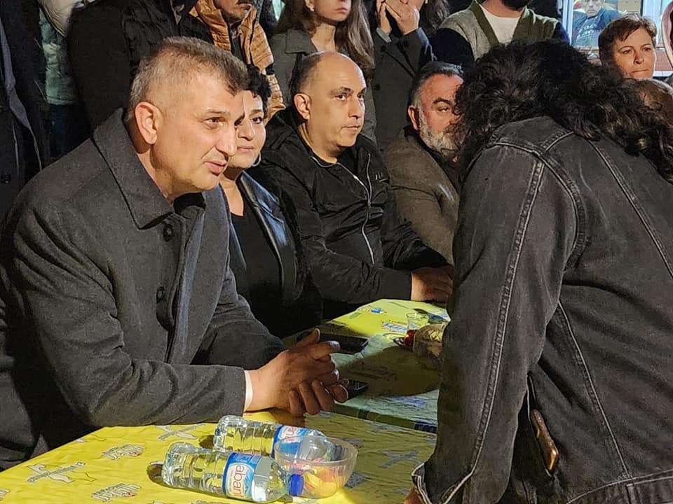 Ali Yıldırım Sezer’e Değirmendere’de sevgi seli